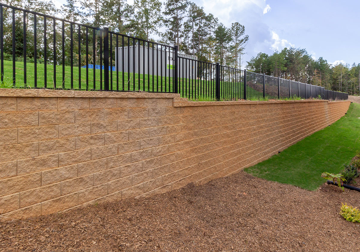 Stone Center/Nova Stone - Premier 8 Wall by Rockwood Walls®